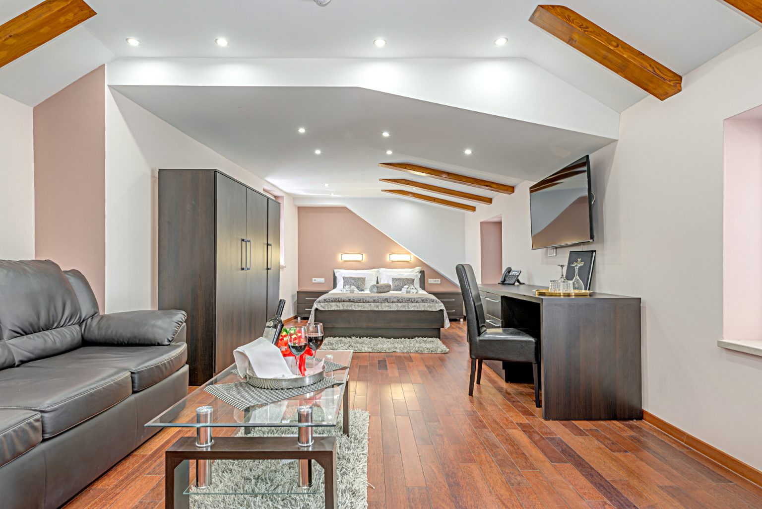 Luxury Split Croatia Suites | Palace Suites Heritage Hotel